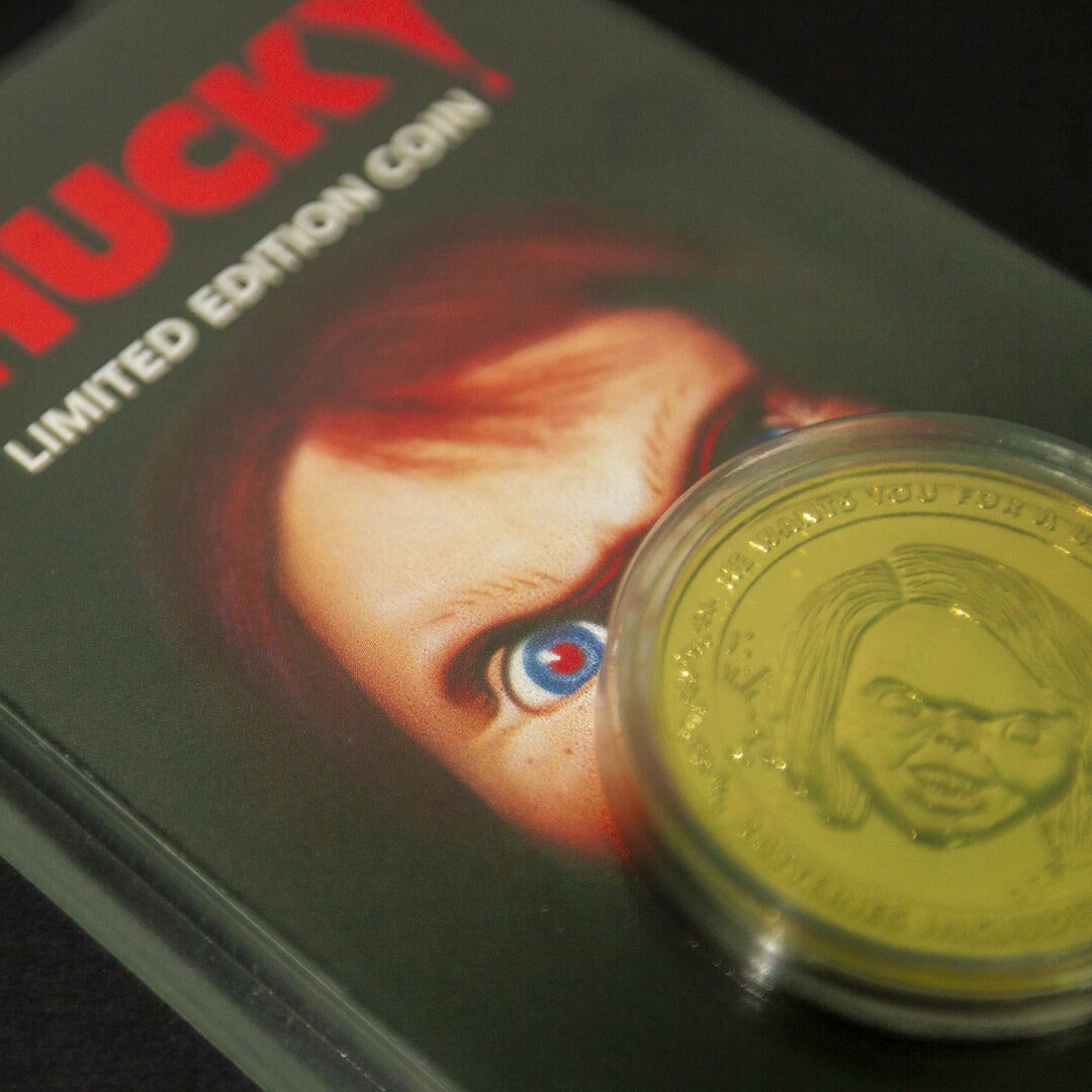 Child's Play 2 "Chucky" Collectors Coin: Gold Variant - Zavvi Exclusive ...