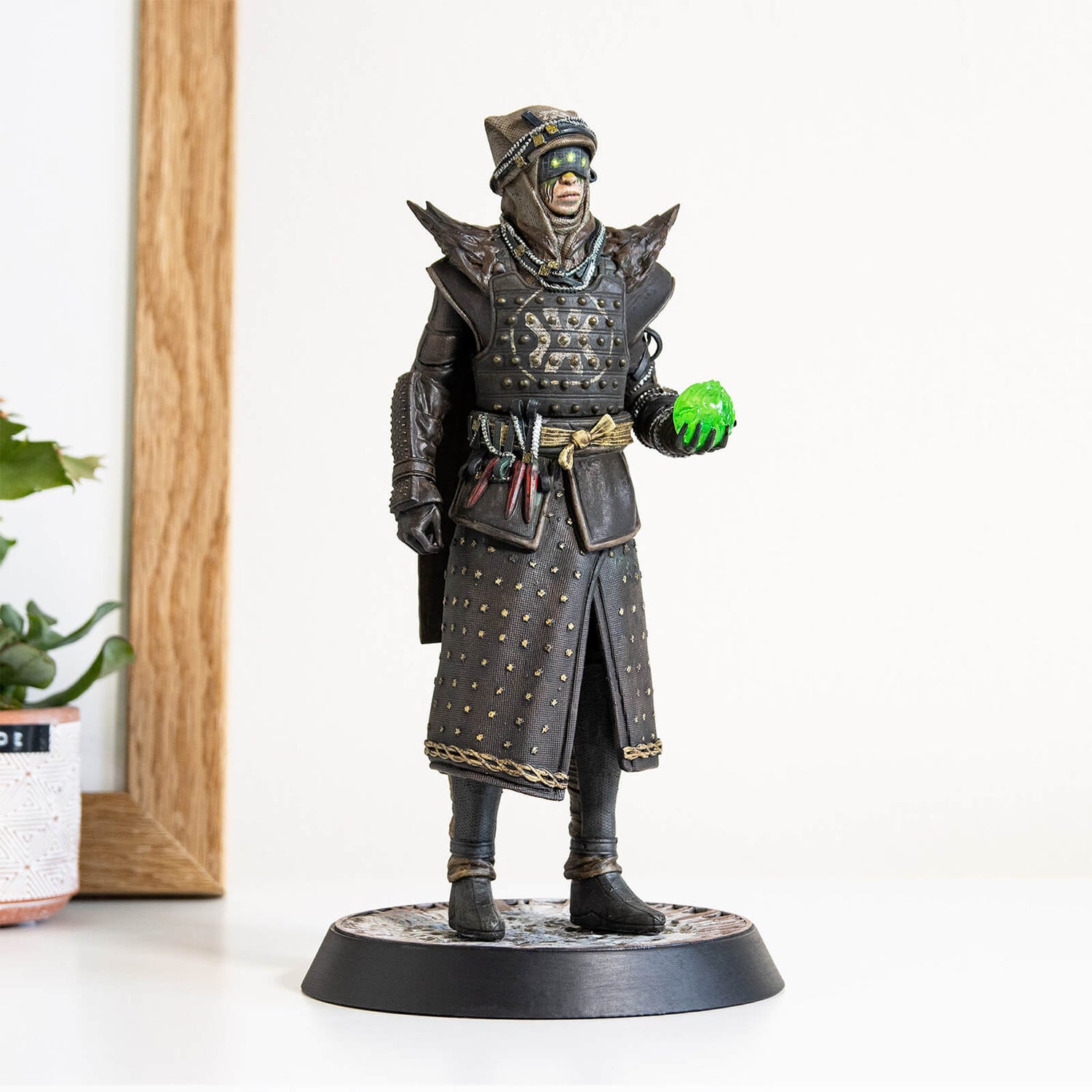 Numskull Designs Destiny 10" Eris Morn Statue Merchandise - Zavvi UK