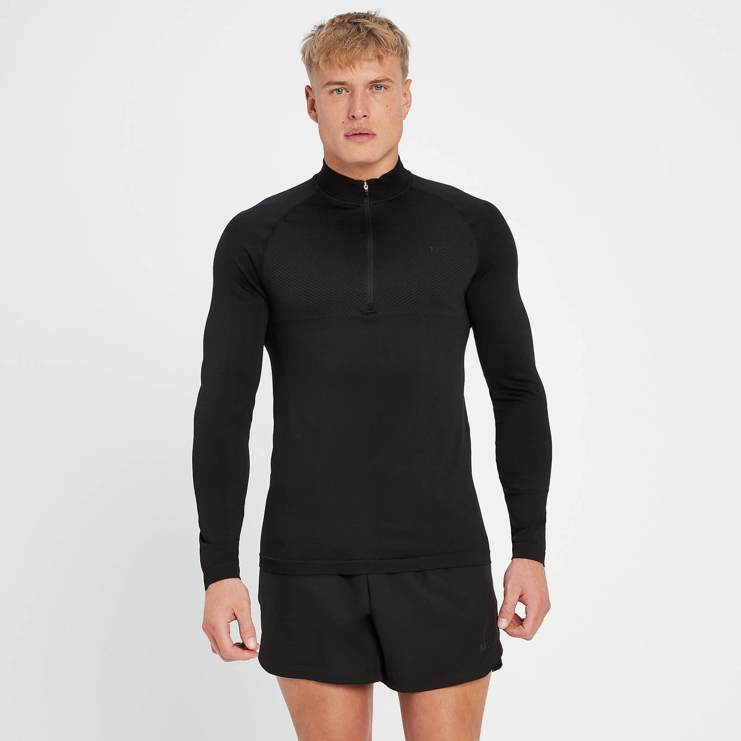 MP Men's Tempo Seamless 1/4 Zip - Black | MYPROTEIN™