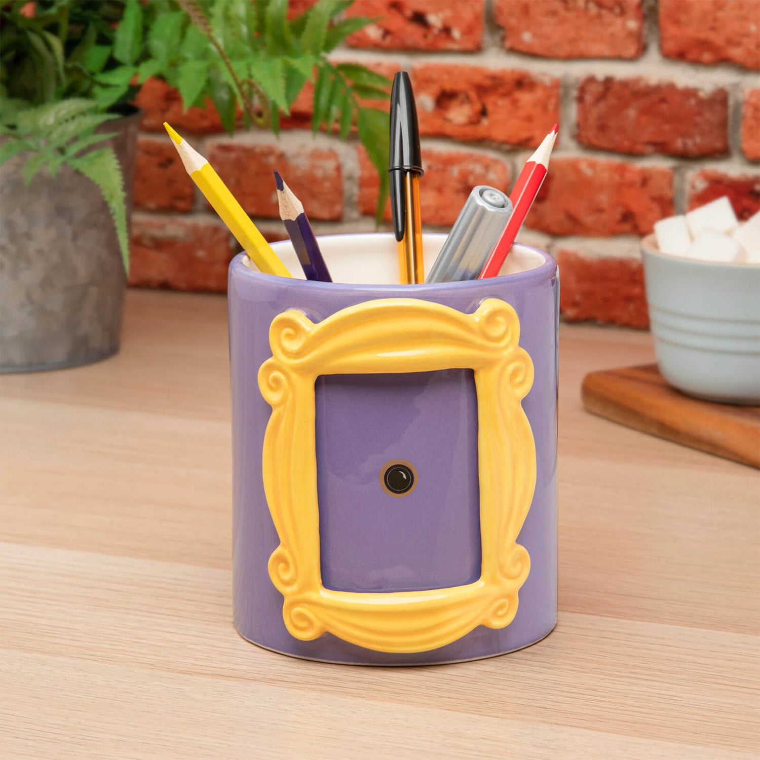Friends Frame Pen Pot | retro vibes and nostalgia - all on VeryNeko UK!