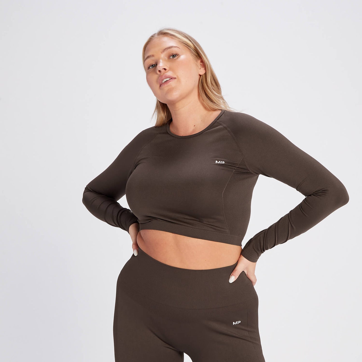 MP Women's Shape Seamless Long Sleeve Crop Top - Coffee | MYPROTEIN™