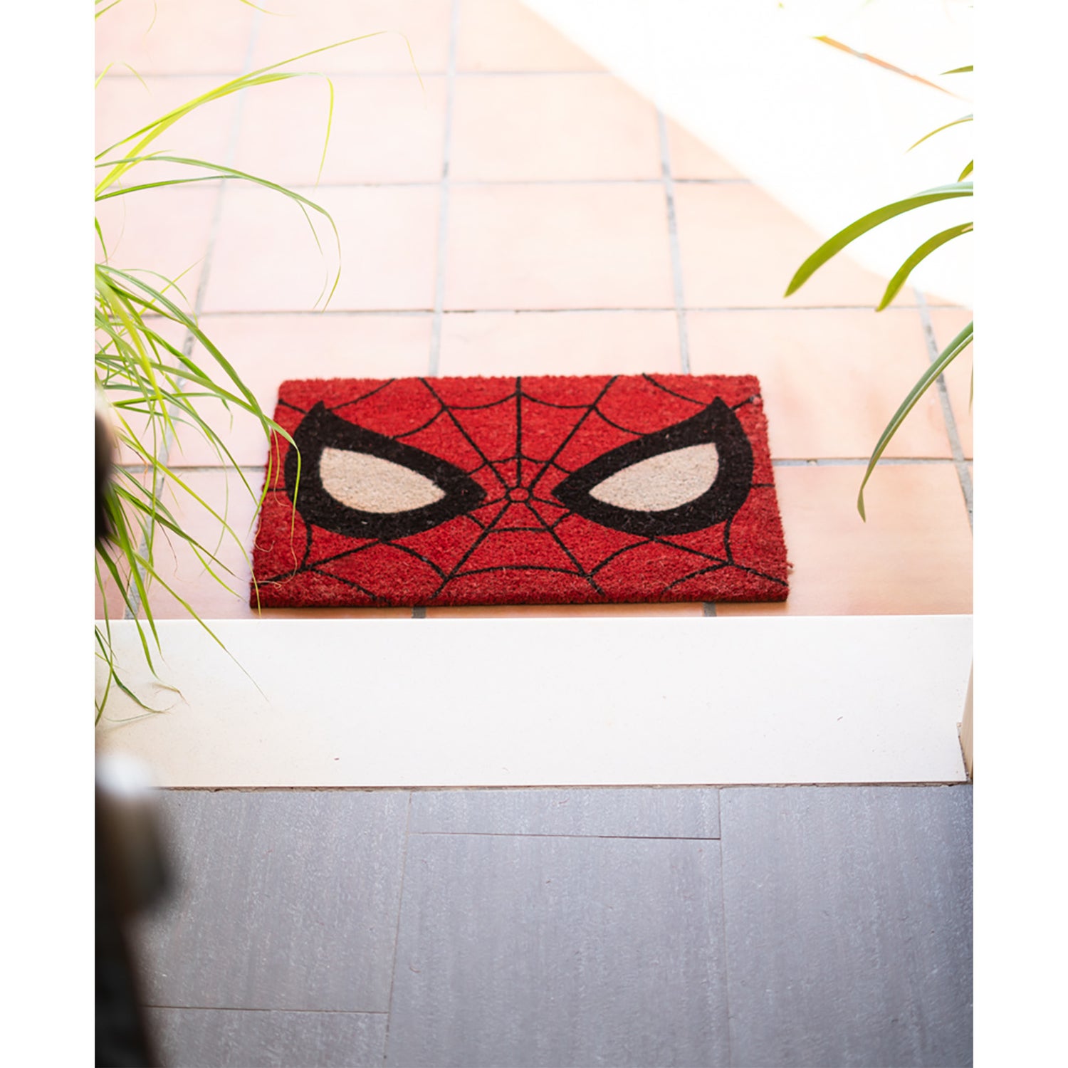 Marvel Spiderman Eyes Doormat Homeware - Zavvi UK