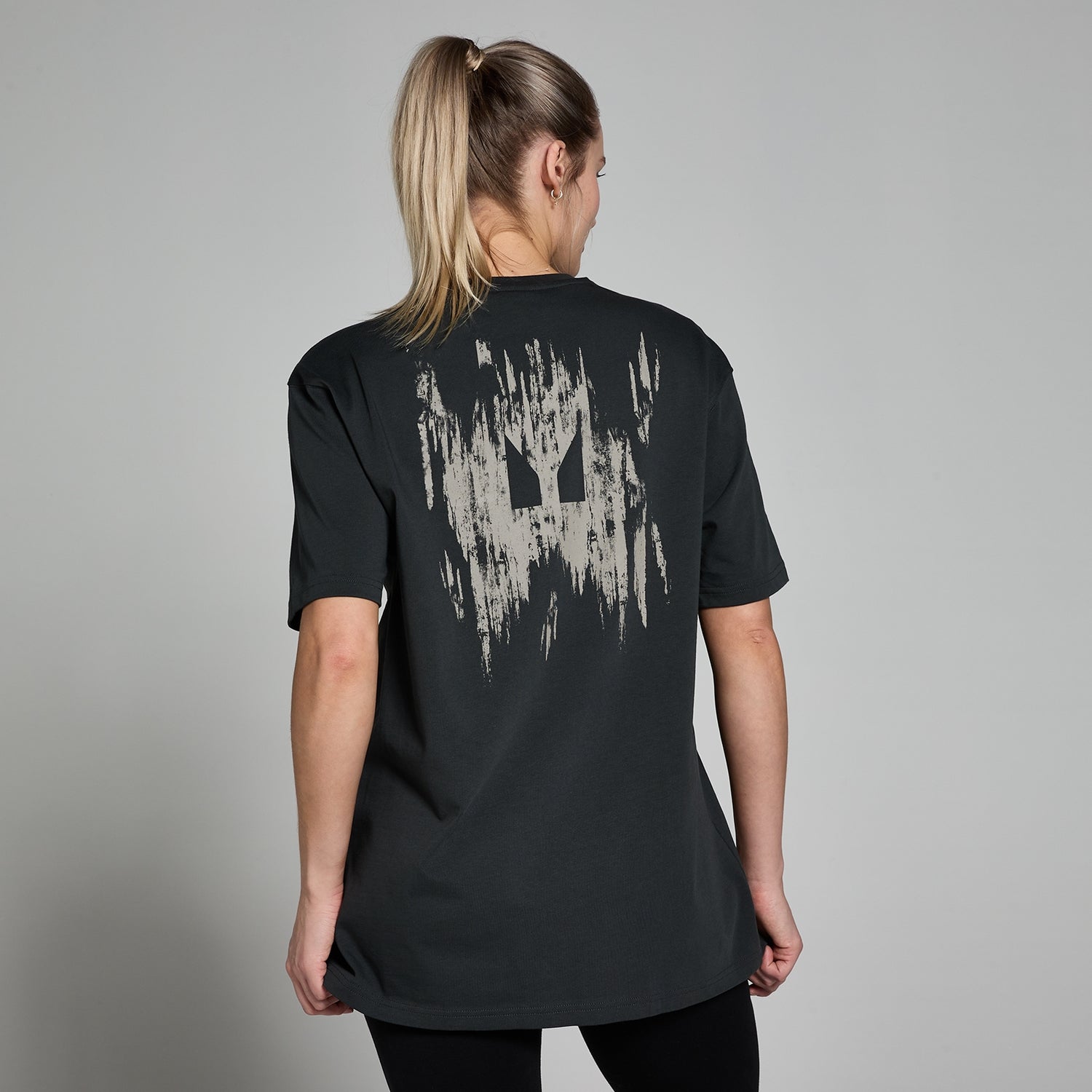 MP Women's Clay Graphic T-Shirt - Washed Black | MYPROTEIN™