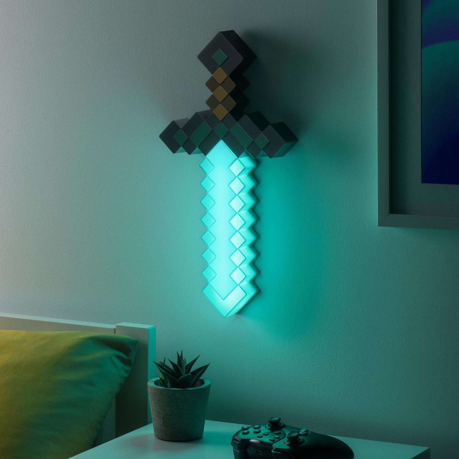 Minecraft Diamond Sword Light Gifts - Zavvi UK