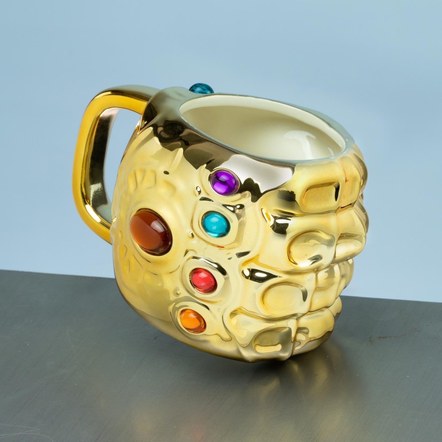 Marvel Infinity Gauntlet Shaped Mug Gifts - Zavvi UK