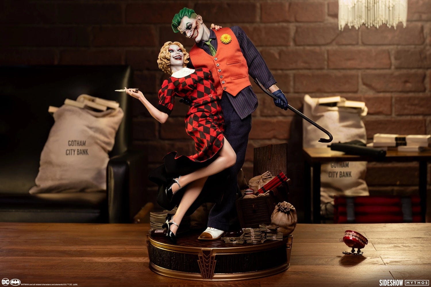 Sideshow DC Comics The Joker and Harley Quinn: Lawless Love Diorama ...