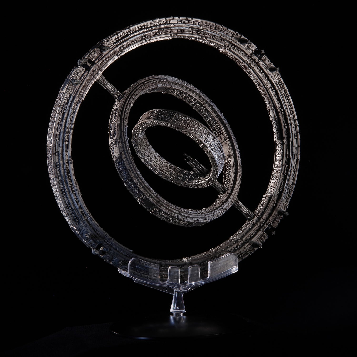 Foundation Invictus Die-cast space ship replica Merchandise - Zavvi UK