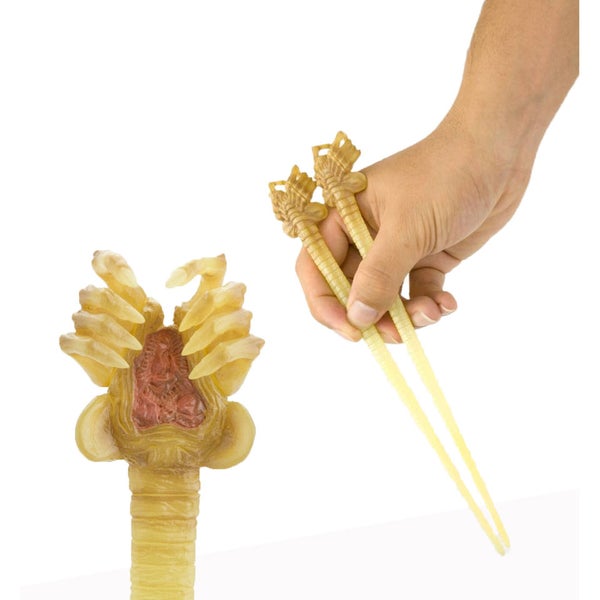 Kotobukiya Alien Face Hugger Chopsticks Homeware | Zavvi Australia