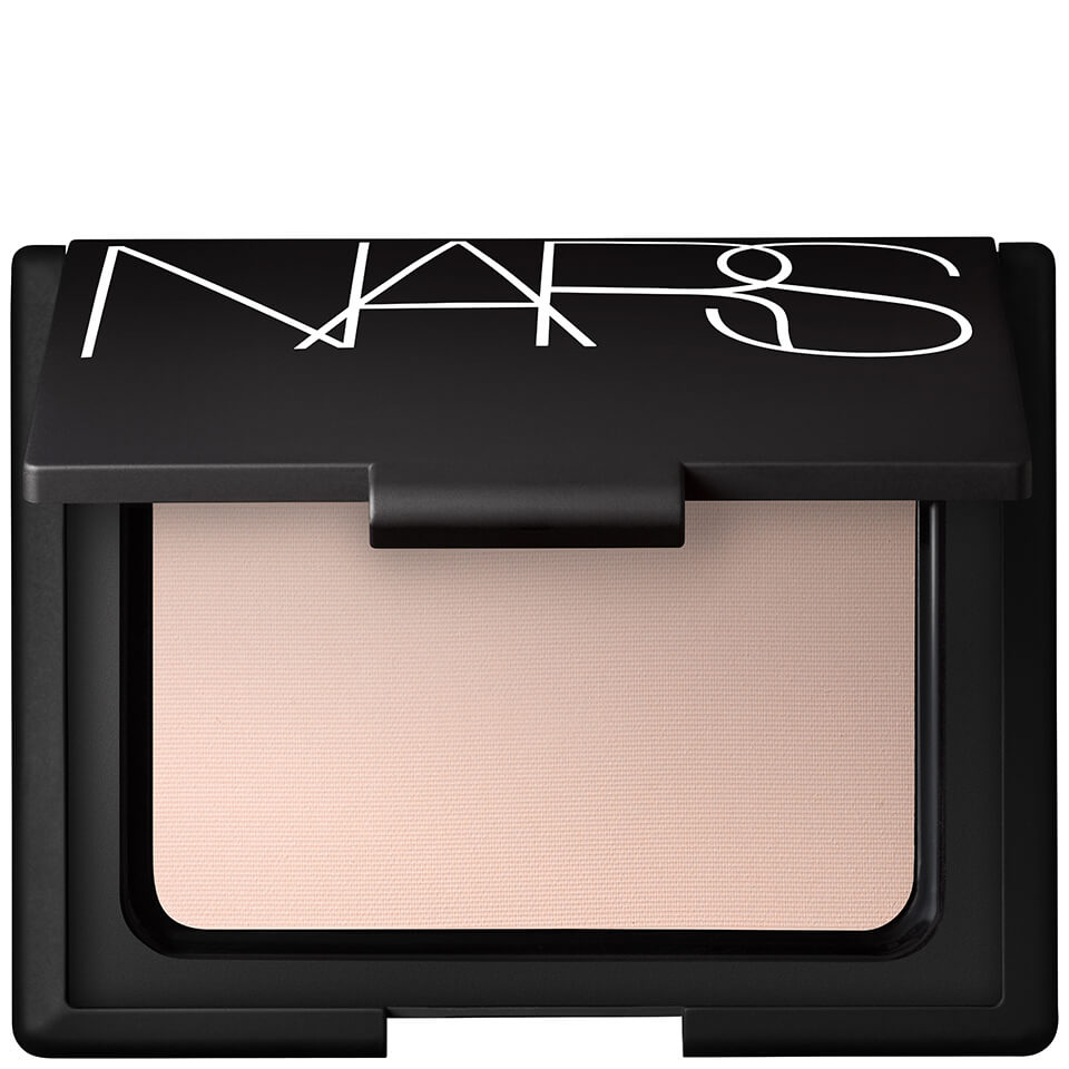 Poudre compacte NARS Cosmetics | LOOKFANTASTIC