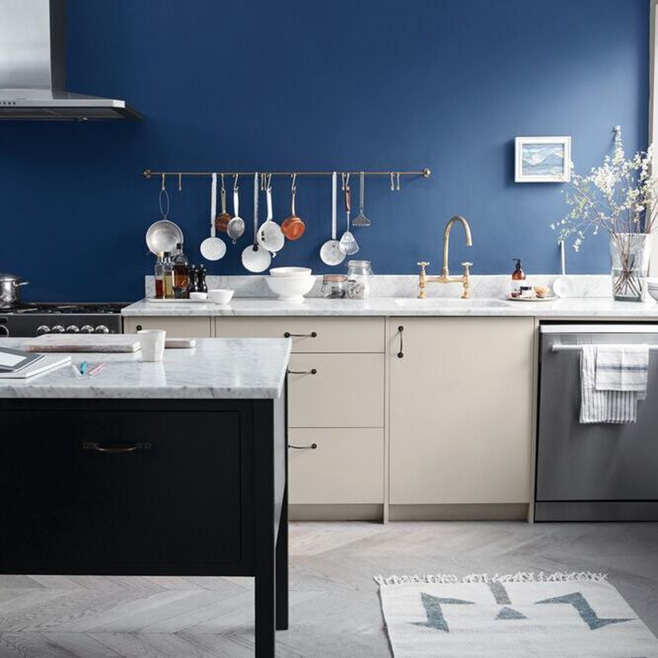 Dulux Simply Refresh One Coat Matt Emulsion Paint Sapphire Salute - 2 ...