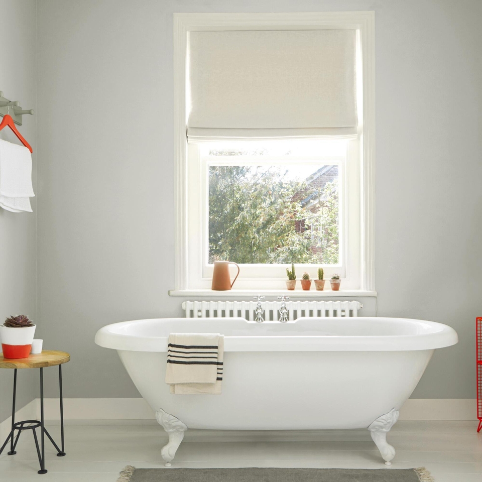 Dulux Trade Vinyl Matt Emulsion Paint Polished Pebble - 5L | Homebase