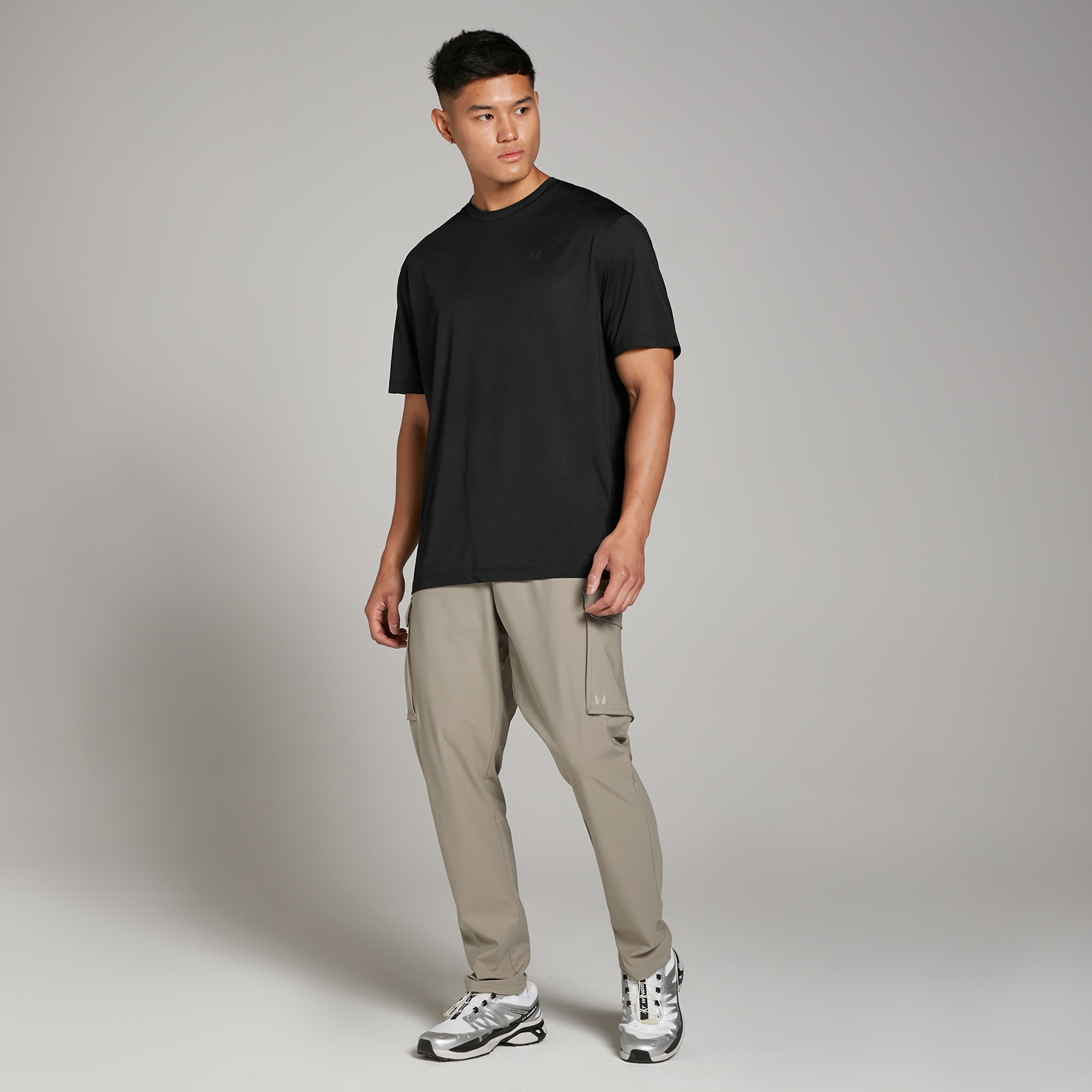MP Men's Tempo Woven Cargo Jogger - Black | Myprotein.