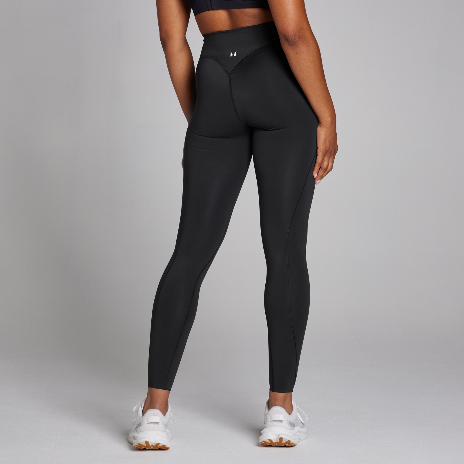 MP Women's Tempo Ultra Hooded Jacket - Black | MYPROTEIN™