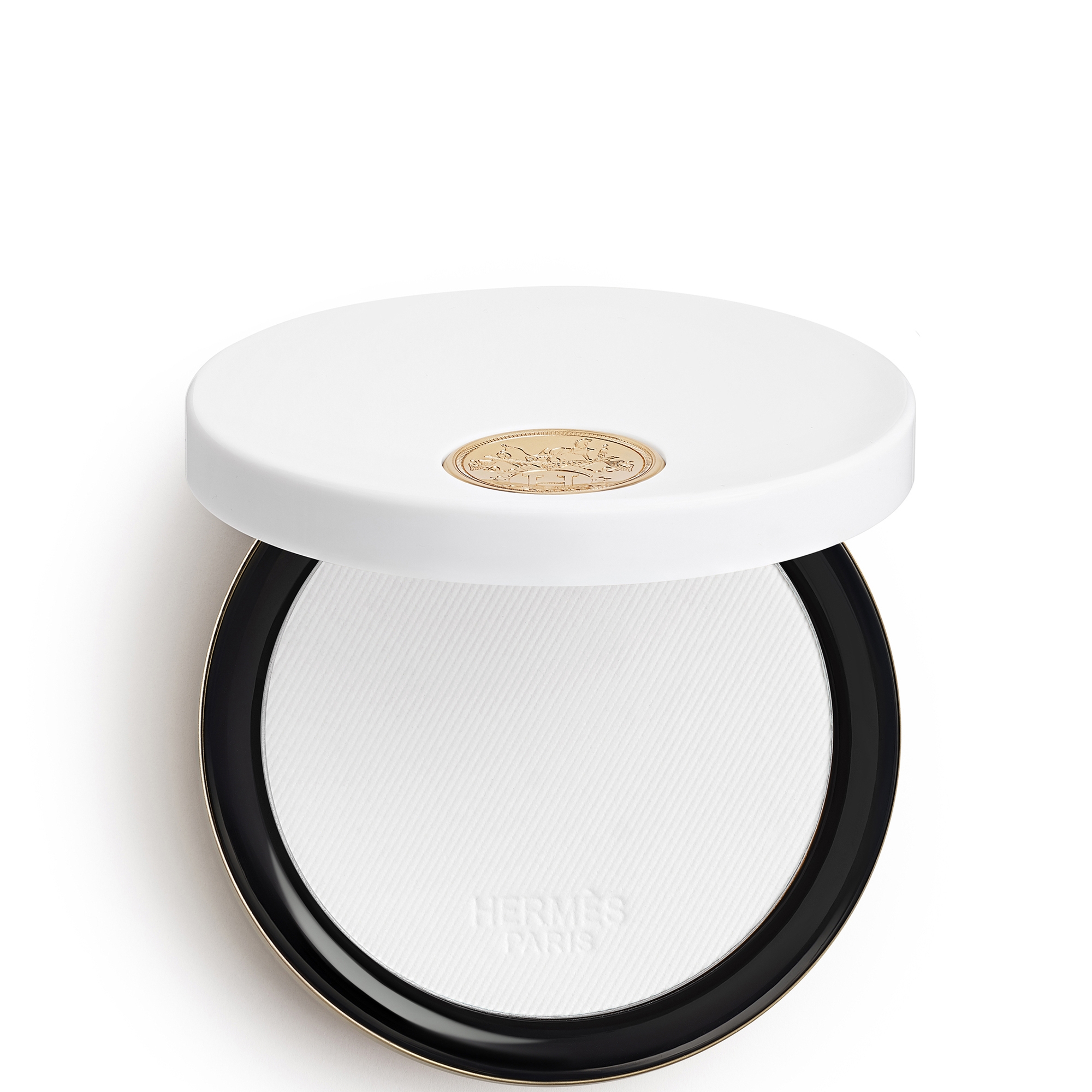 Hermès Plein Air Radiant Matte Powder 01 Nuage 8.5g | Cult Beauty