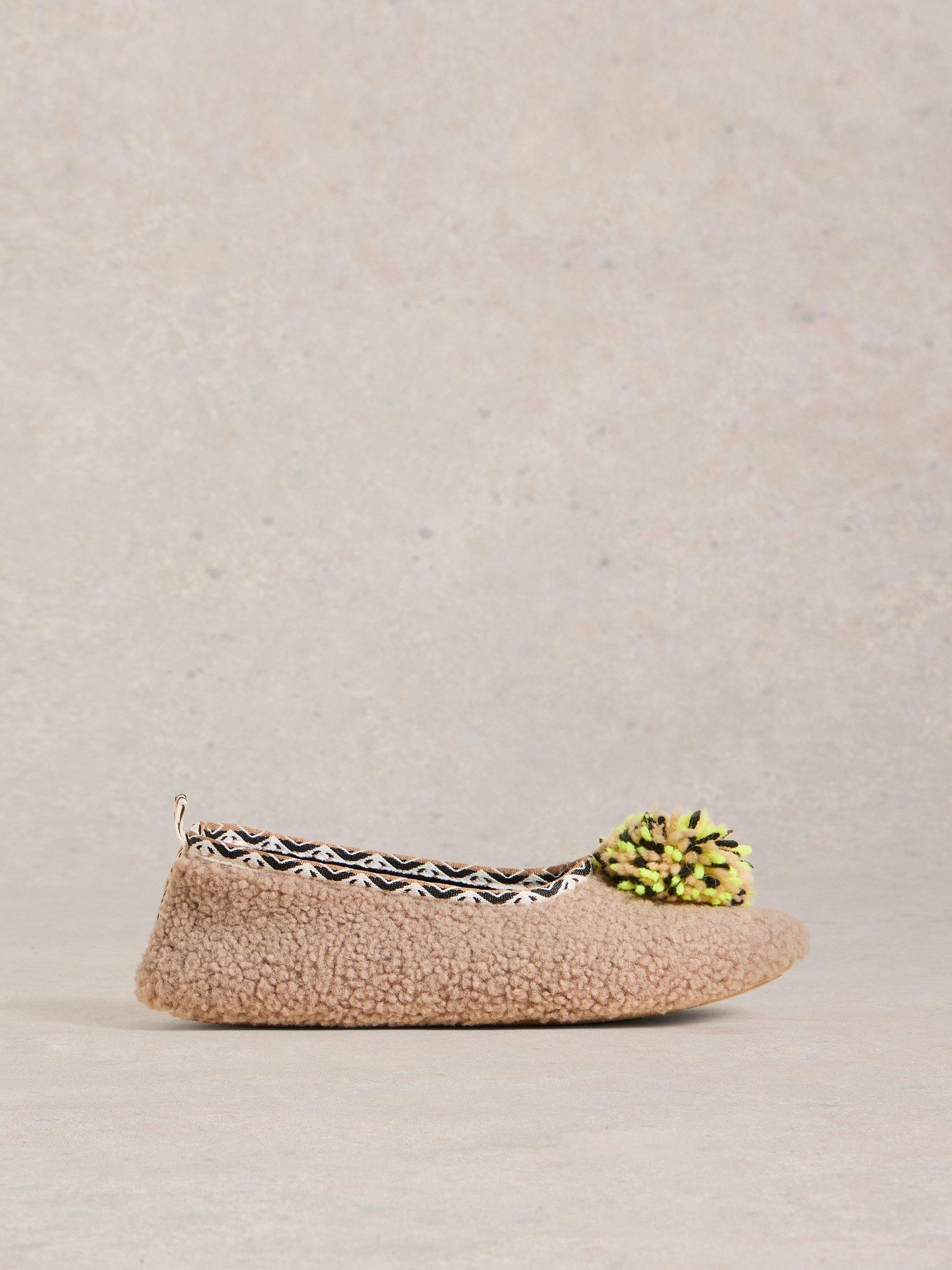 Chaussons de ballet à pompon - Dk Nat - 40 | White Stuff