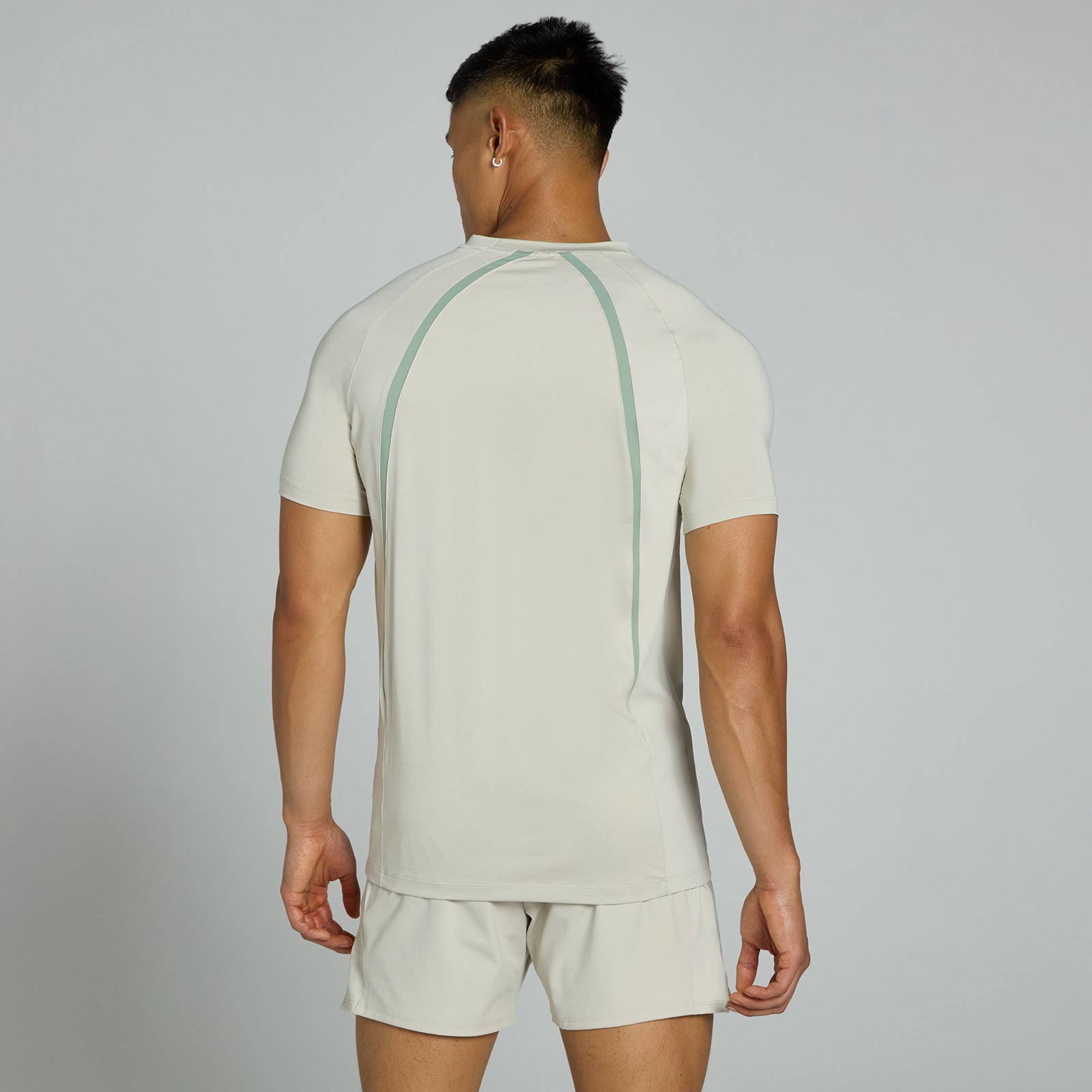 Men's Gym Tops & T-Shirts | Sports Clothing | MYPROTEIN™ | MYPROTEIN™