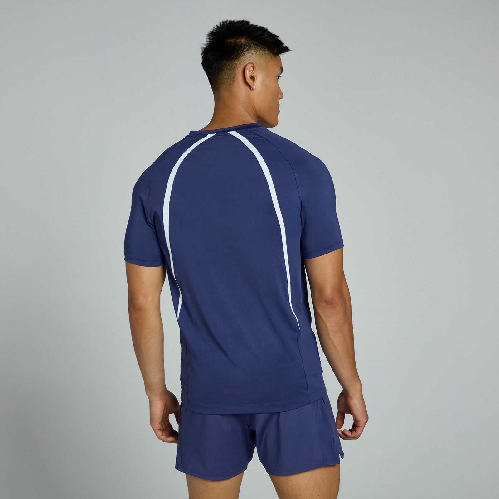 Men's Gym Tops & T-Shirts | Sports Clothing | MYPROTEIN™ | MYPROTEIN™