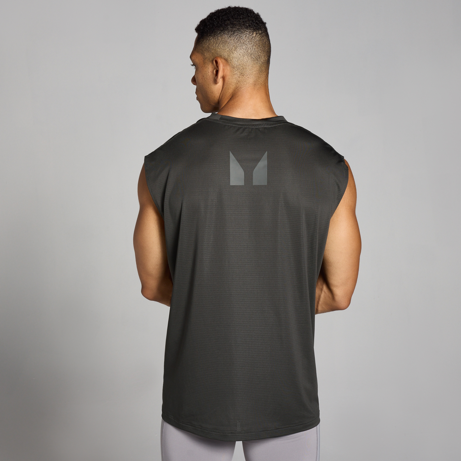 MP Men's Tempo Oversized Mesh Training Tank - Soft Grey | Myprotein UK