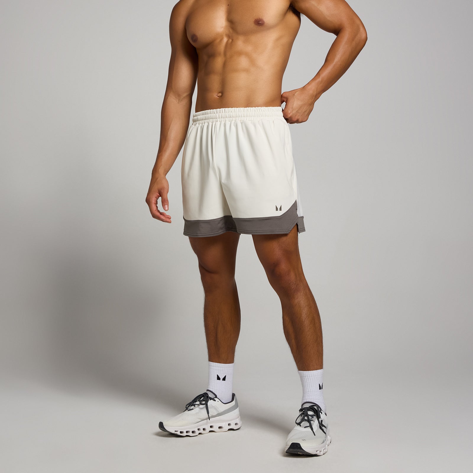 MP Men's Tempo Pillar 5 Inch Shorts - Dark Truffle | Myprotein IE