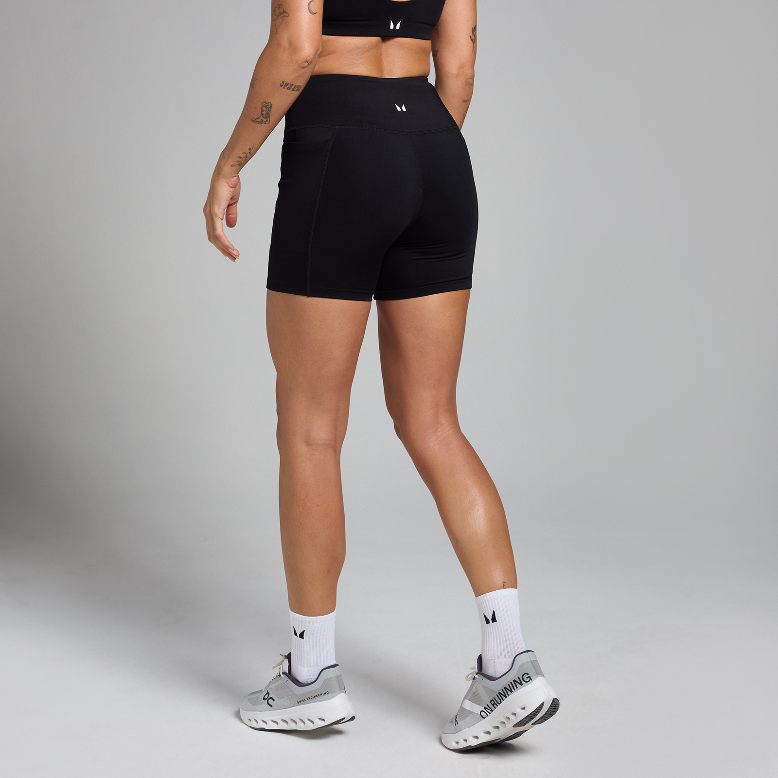 Calções com Bolso Velocity da MP para Senhora - Preto | MYPROTEIN™