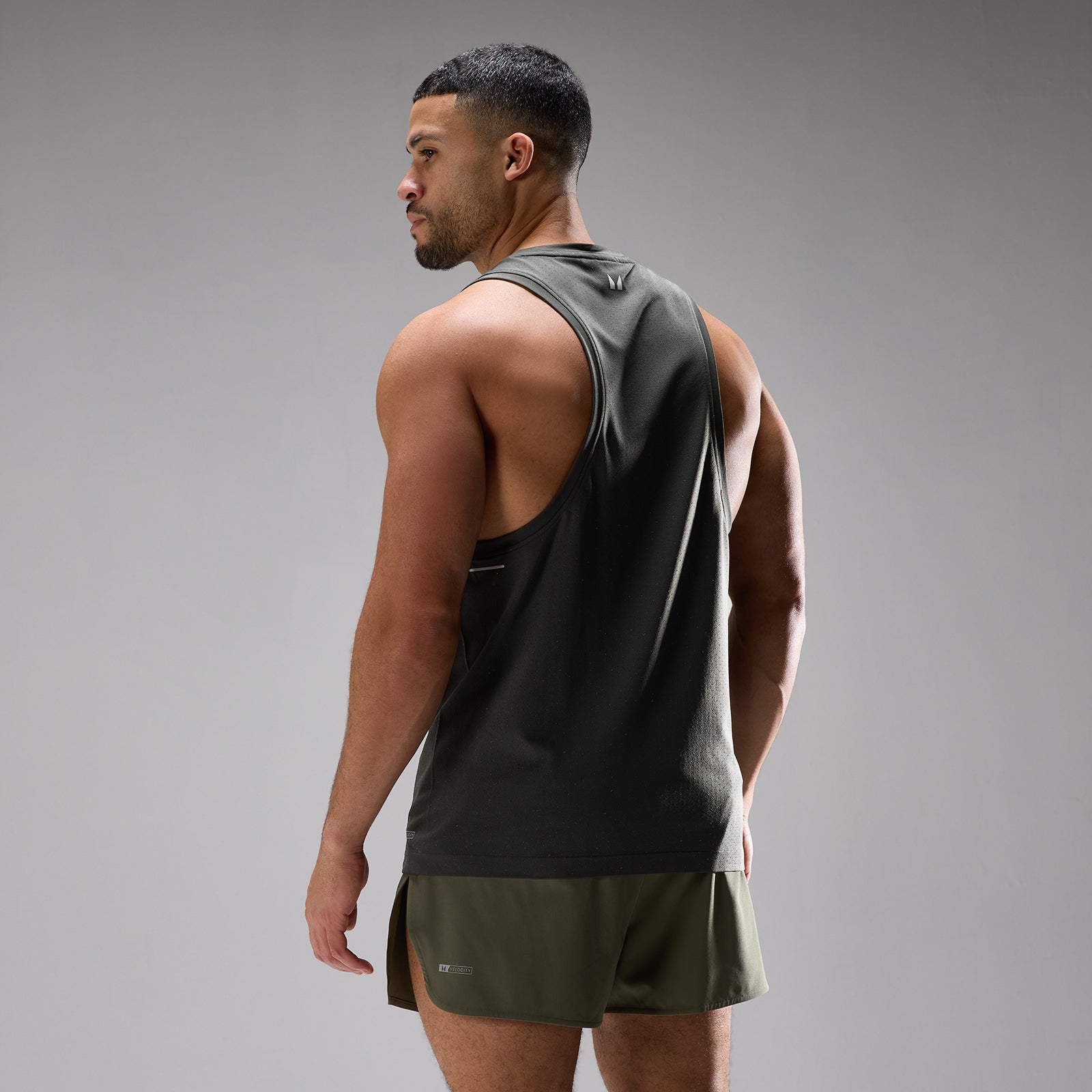 Men's Gym Tank Tops & Stringer Vests | Myprotein SG